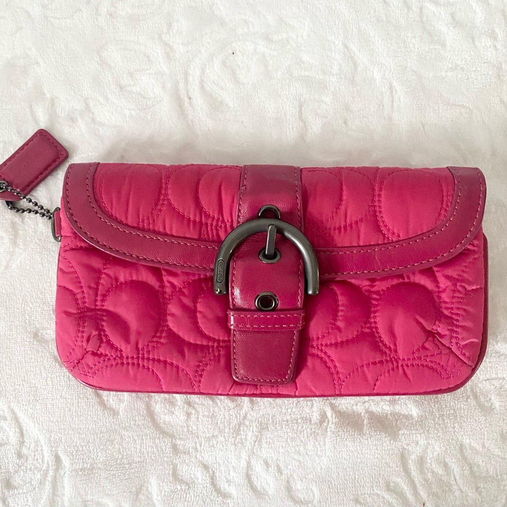Rare Coach Soho Pink Quilted Signature Clutch - Gem